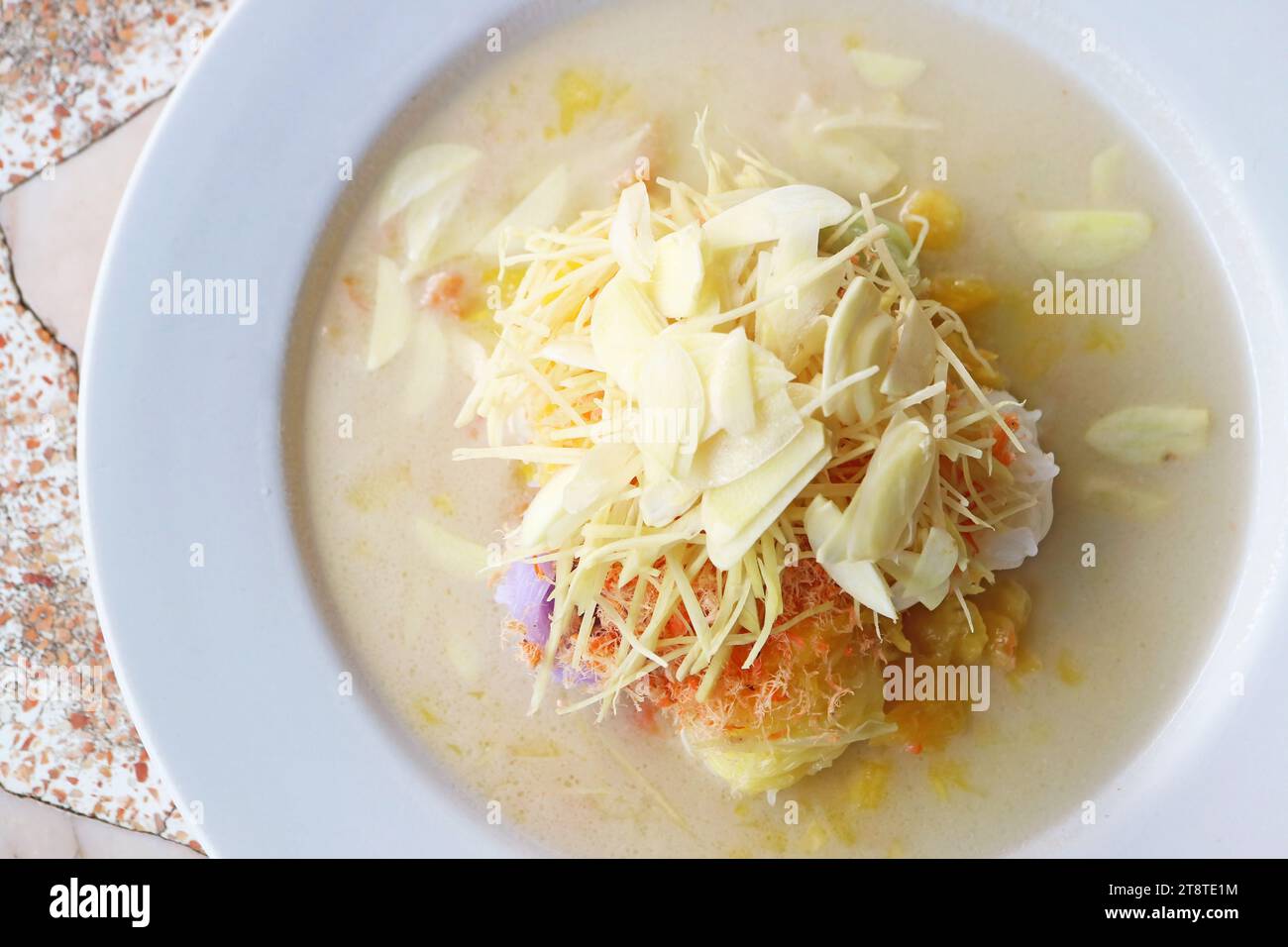 Khanom Chin Sao Nam, Thai Rice Vermicelli Served with Chopped Fresh ...