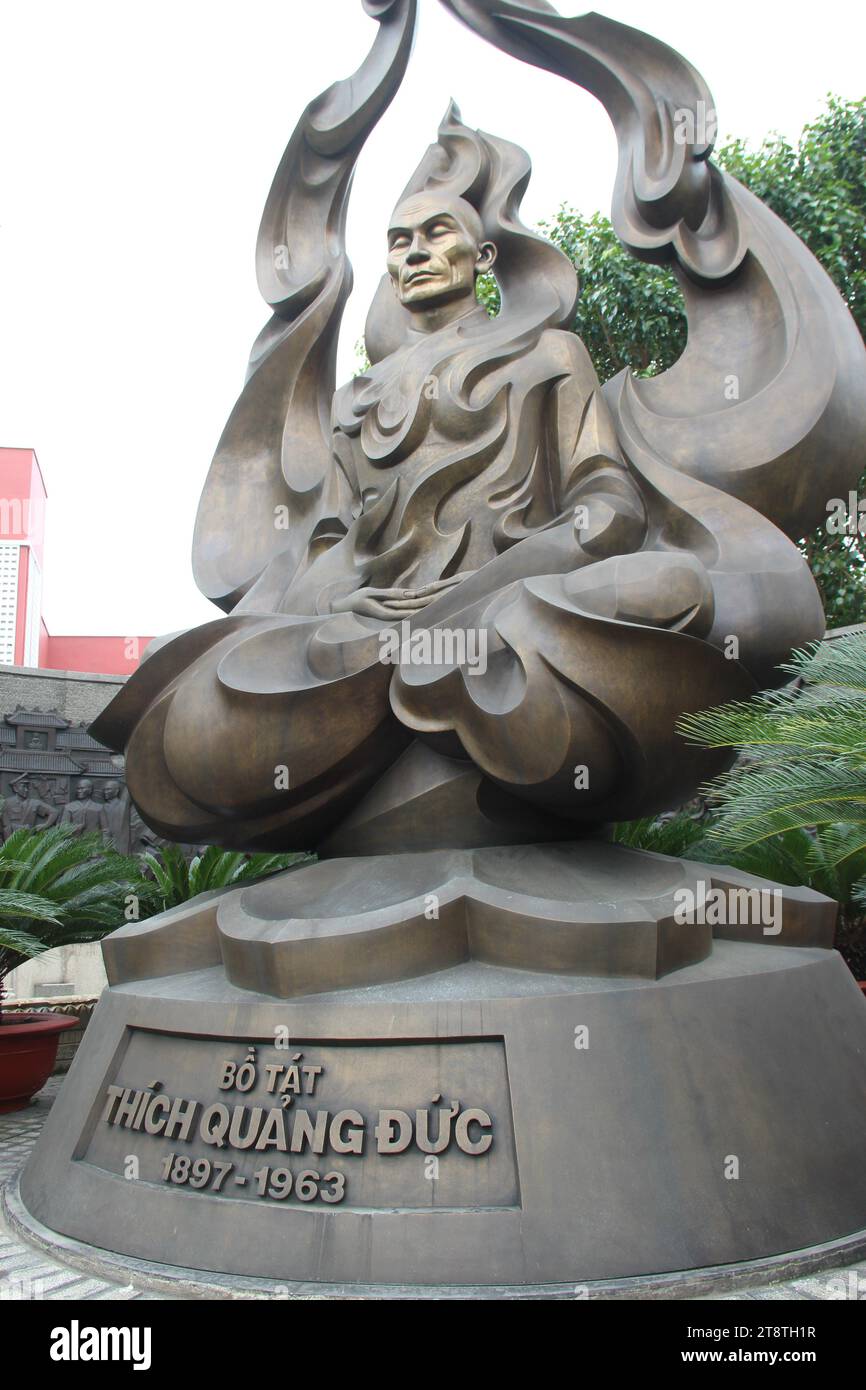 Thich Quang Duc Memorial, Buddhist monk who burned himself to death to ...