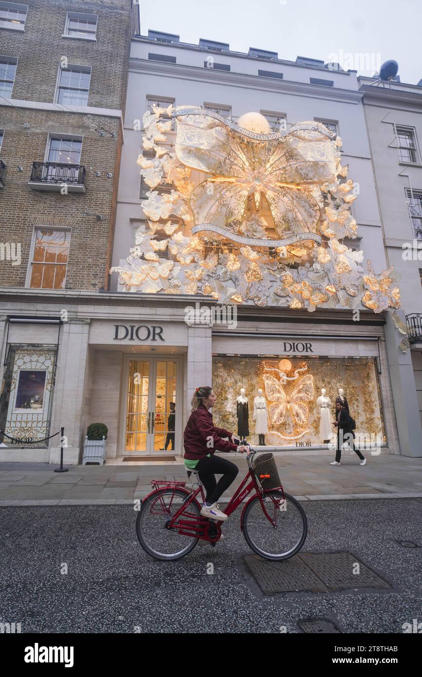 Dior flagship store hi-res stock photography and images - Alamy