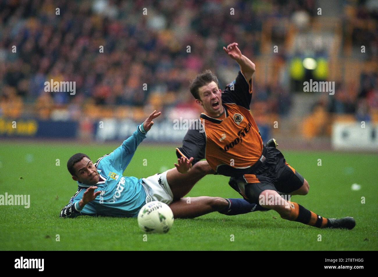 Wolverhampton Wanderers v Manchester City at Molineux 11/4/98 2-2 Steve ...