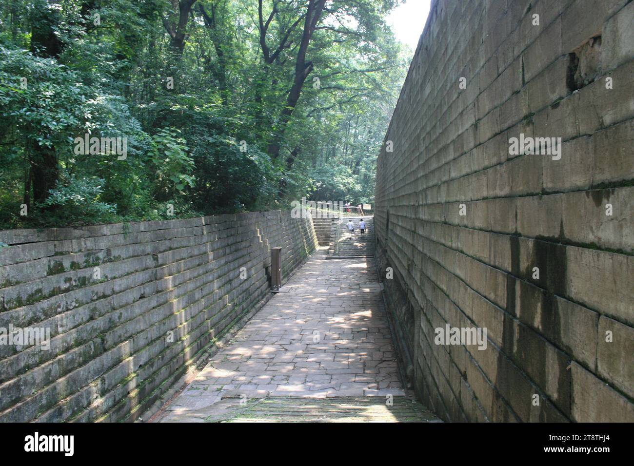Ming Xiaoling (Emperor Hongwu Tomb), Burial site of Ming Hongwu (Zhu ...