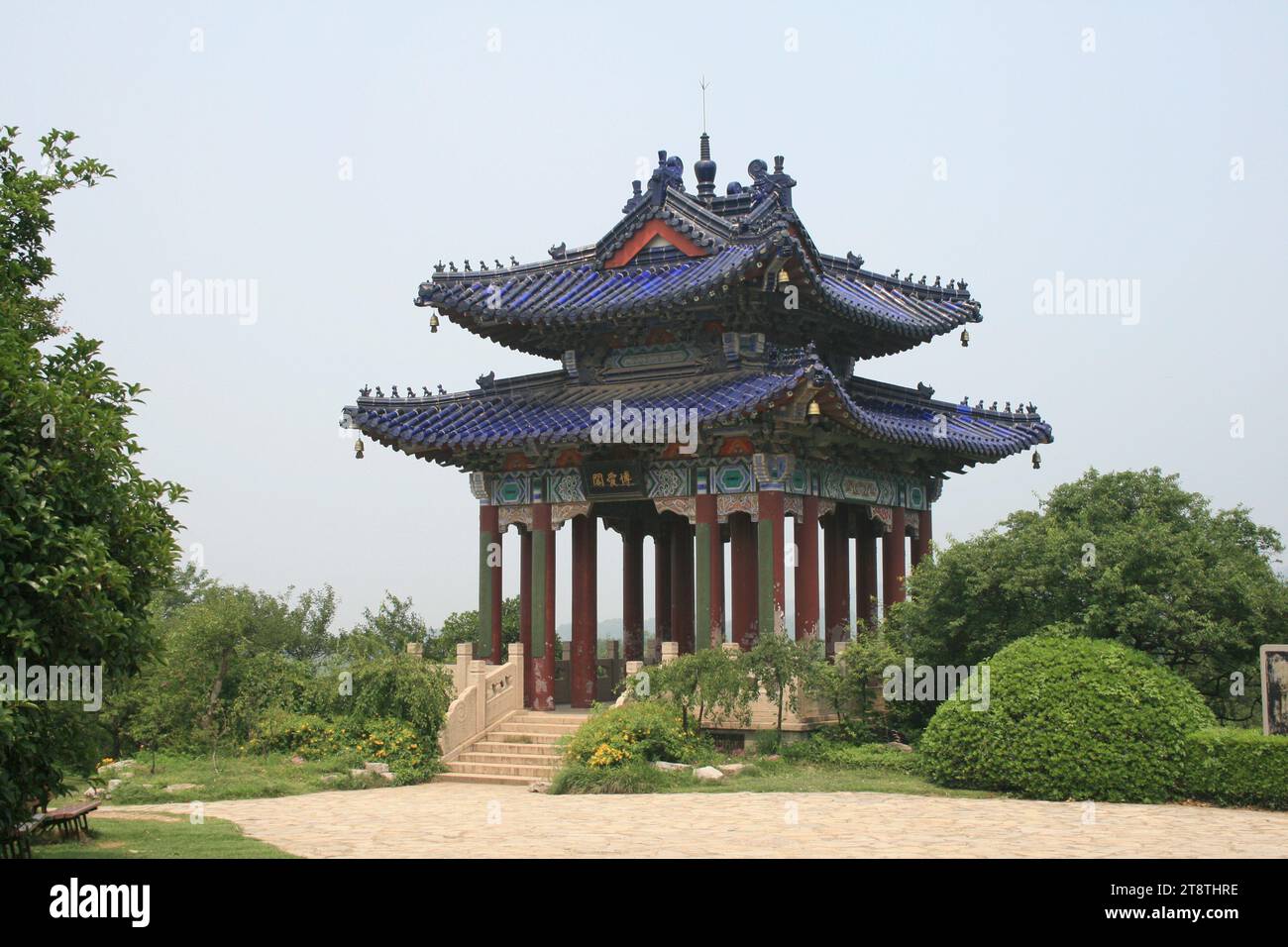 Tomb of Sun Quan Pavilion, Burial site of Ming Hongwu (Zhu Yuanzhang ...