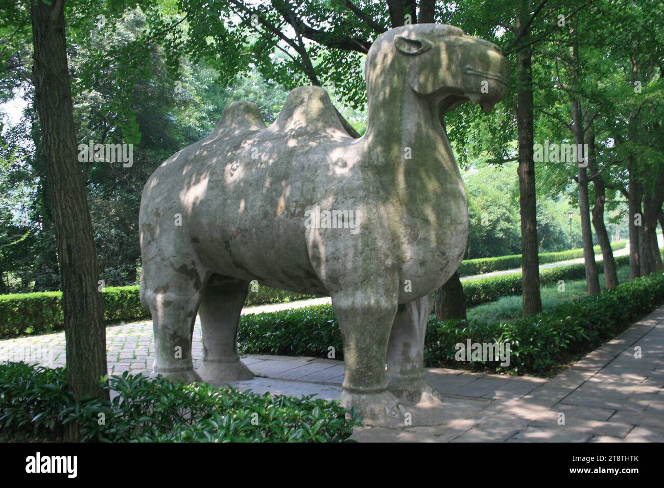 Ming Xiaoling (Emperor Hongwu Tomb) Sacred Avenue, Burial site of Ming ...