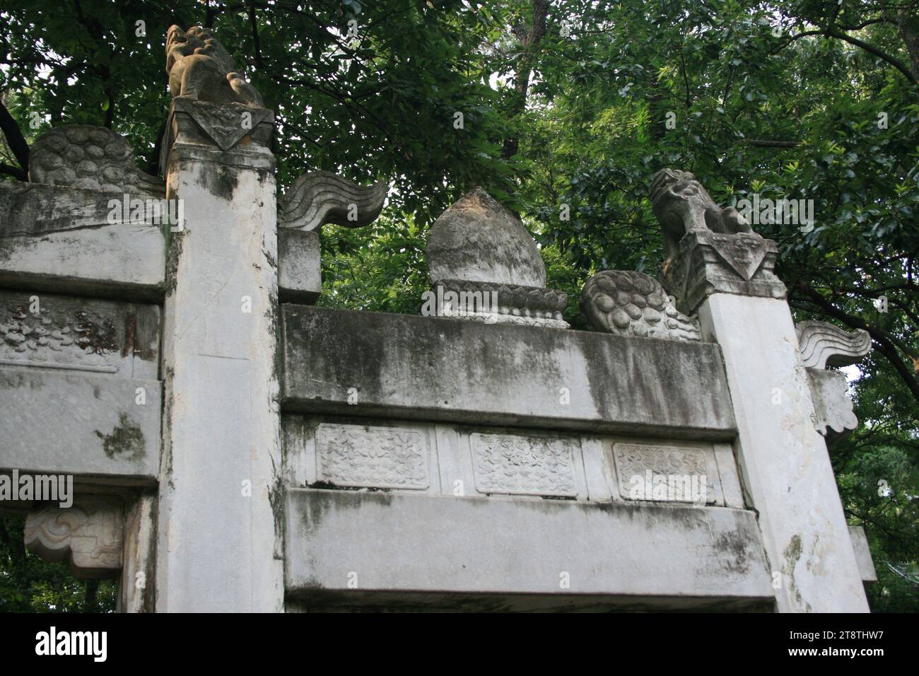 Linggu temple tomb hi-res stock photography and images - Alamy