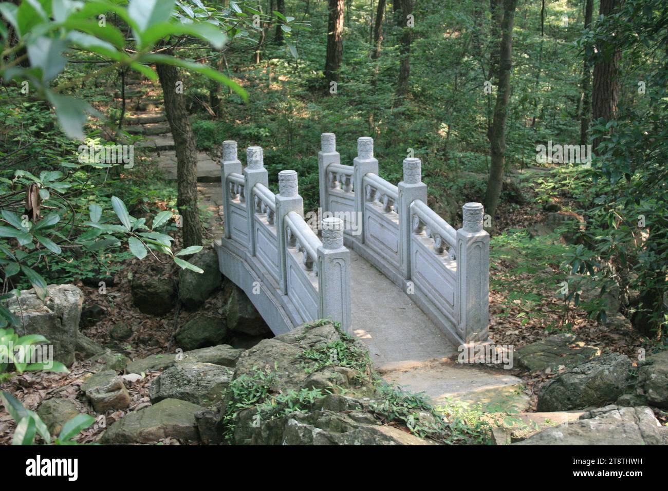 Linggu temple tomb hi-res stock photography and images - Alamy