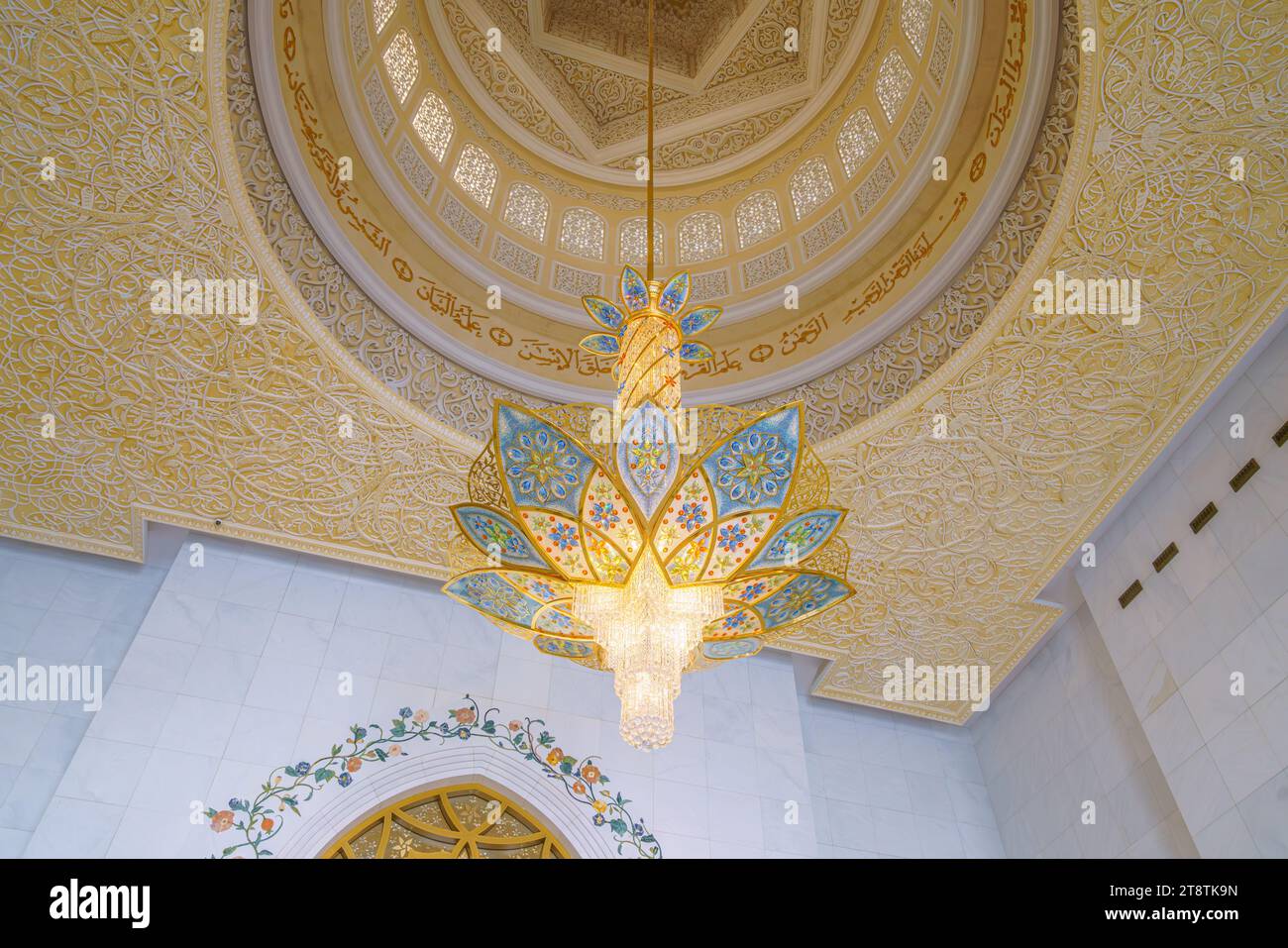 prayer hall interiors Sheikh Zayed Grand Mosque in Abu Dhabi, the ...