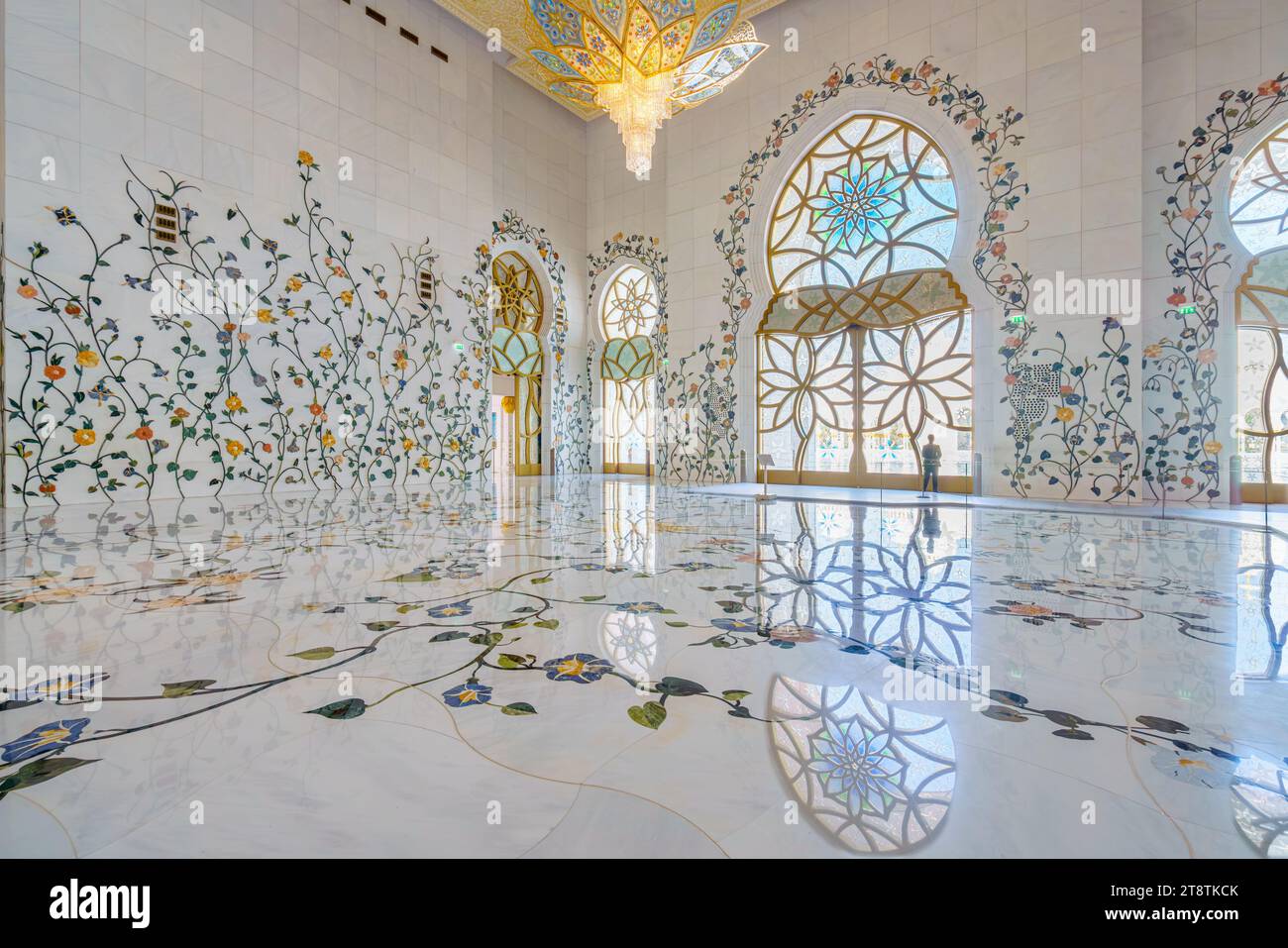 prayer hall interiors Sheikh Zayed Grand Mosque in Abu Dhabi, the ...