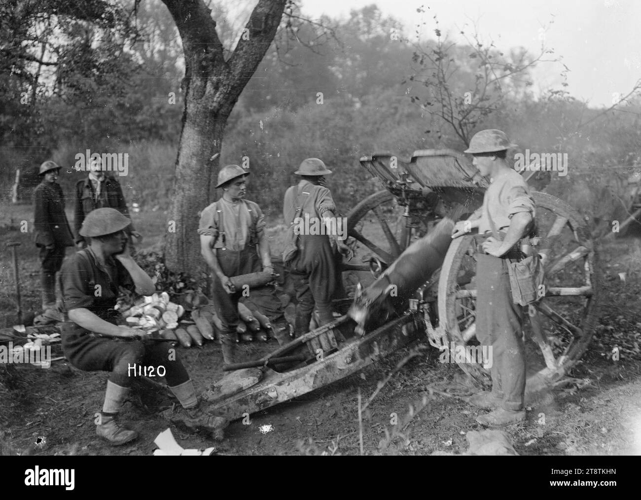 New Zealand 4.5 howitzers in action, World War I, New Zealand 4.5 ...