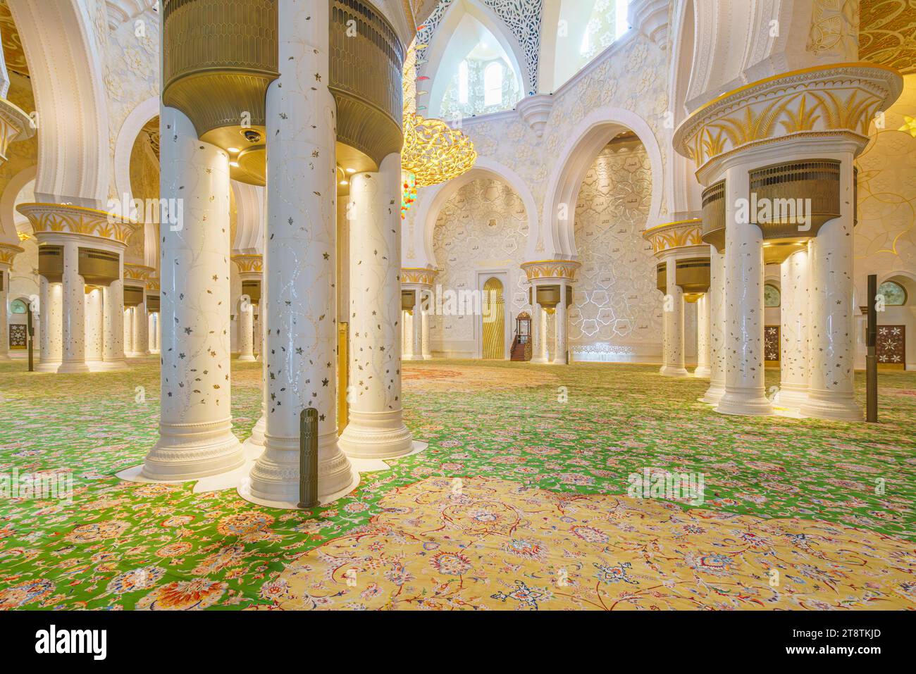 prayer hall interiors Sheikh Zayed Grand Mosque in Abu Dhabi, the ...