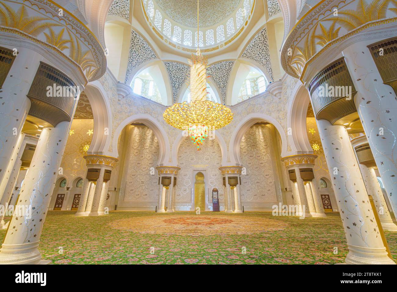 prayer hall interiors Sheikh Zayed Grand Mosque in Abu Dhabi, the ...