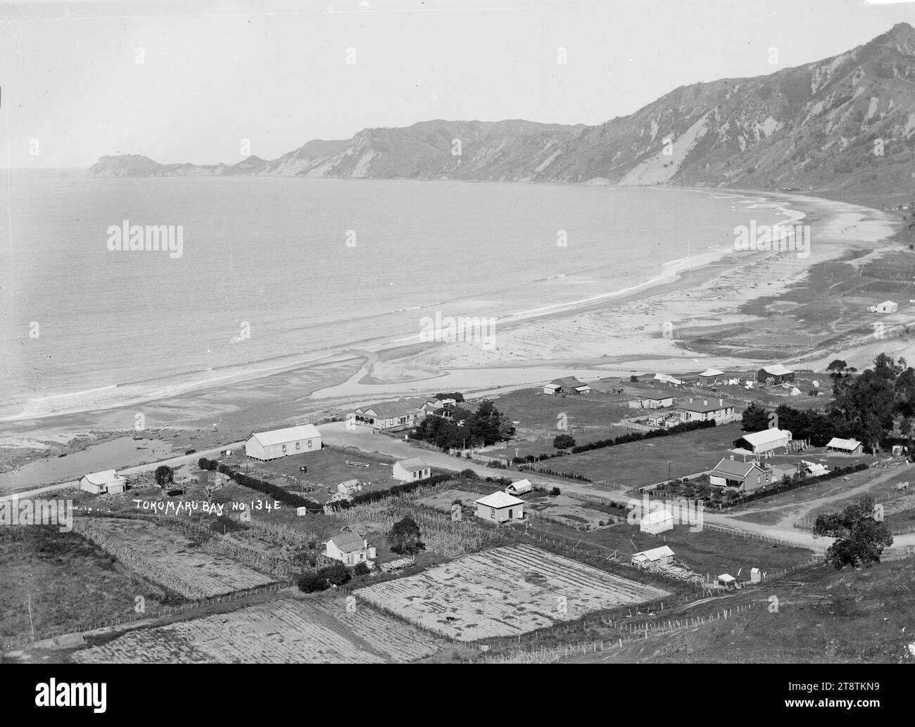 Tokomaru Bay and coastline to the south, View looking down on Tokomaru ...
