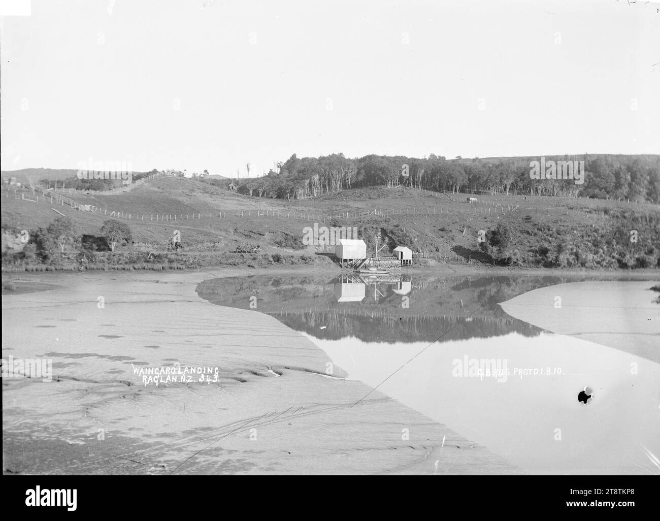 Waingaro Landing at the mouth of the Waingaro River, Raglan, New ...