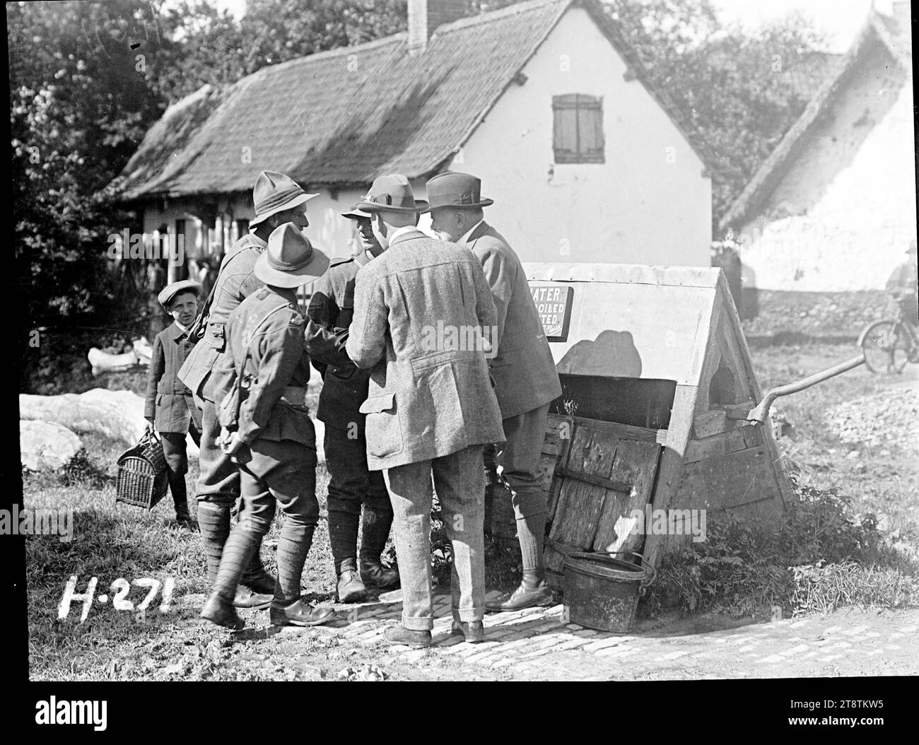 Sir thomas mackenzie talking hi-res stock photography and images - Alamy