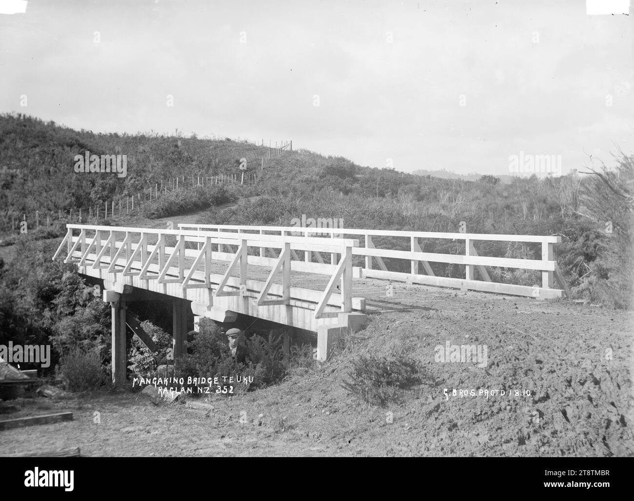 Young man new zealand Black and White Stock Photos & Images - Alamy