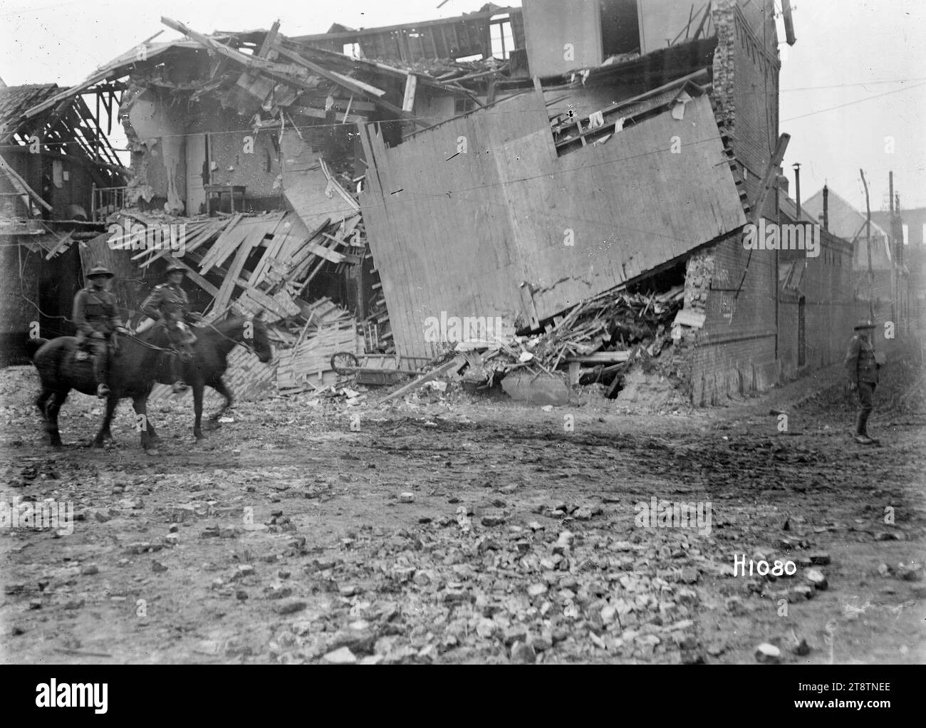 Battered dwellings hi-res stock photography and images - Alamy