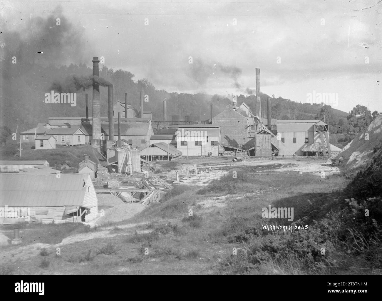 Chimneys ca 1910 hi-res stock photography and images - Alamy