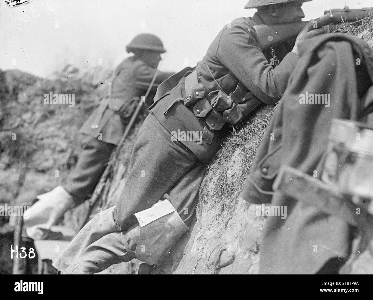 1920s Soldiers Trenches