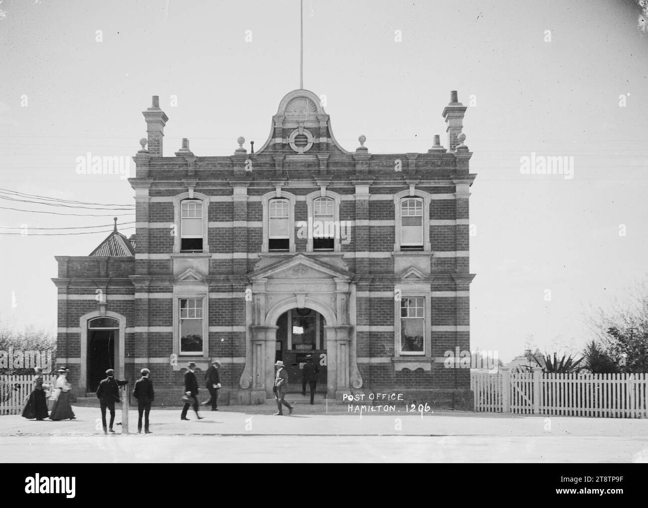 Photographed circa 1910 building hi-res stock photography and images ...