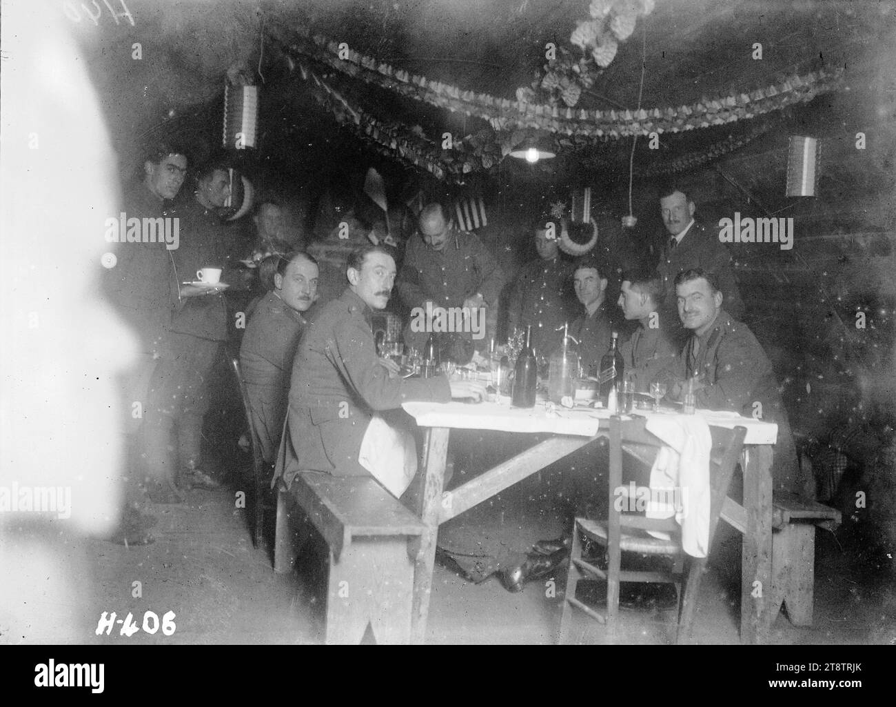 New Zealand Commander carves the turkey on Christmas Day, Chateau ...