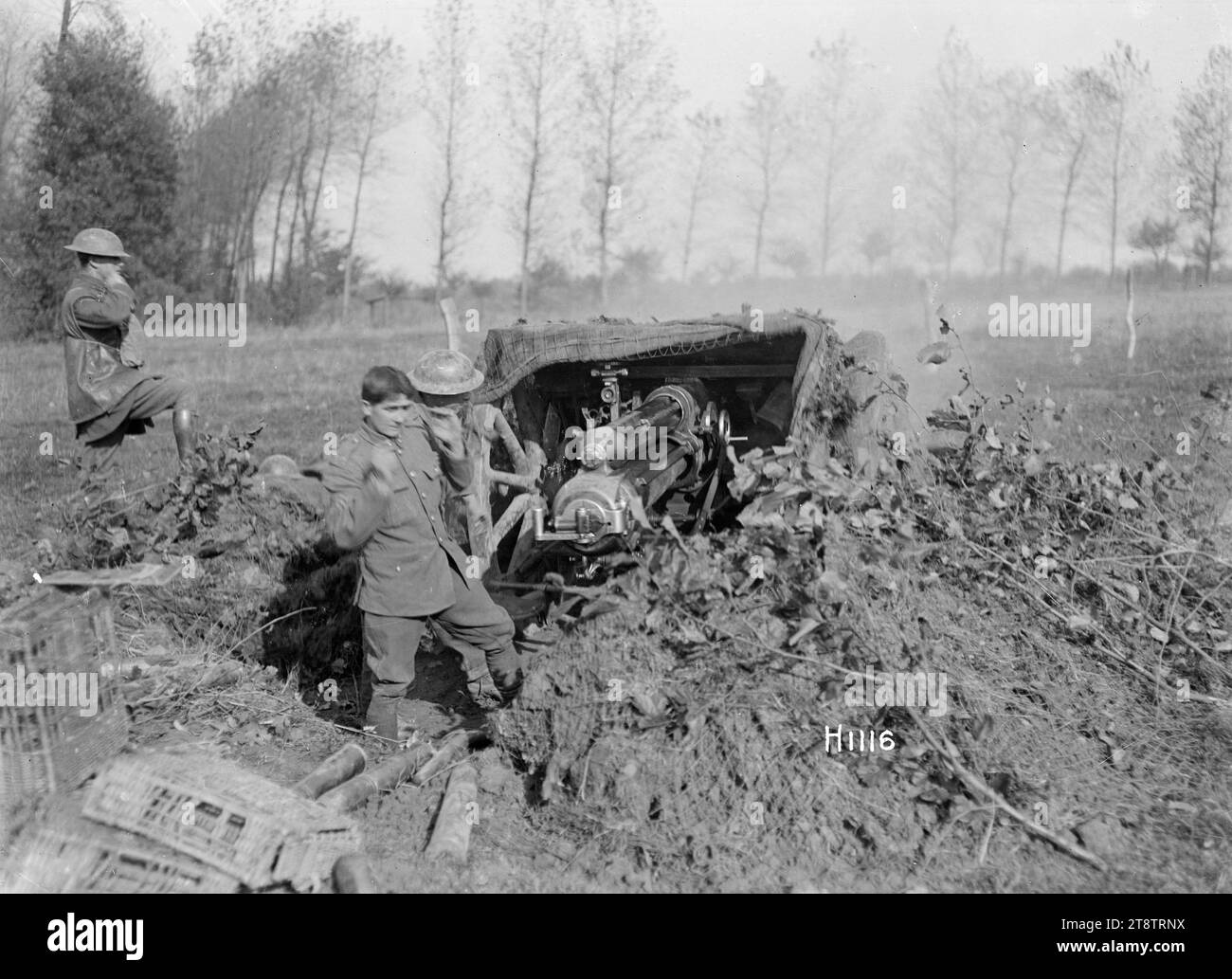 New zealand forward 18 pounder gun hi-res stock photography and images ...