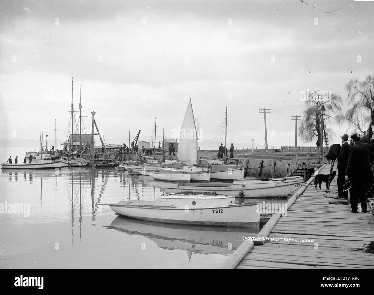 Early 1900s fishing hi-res stock photography and images - Alamy