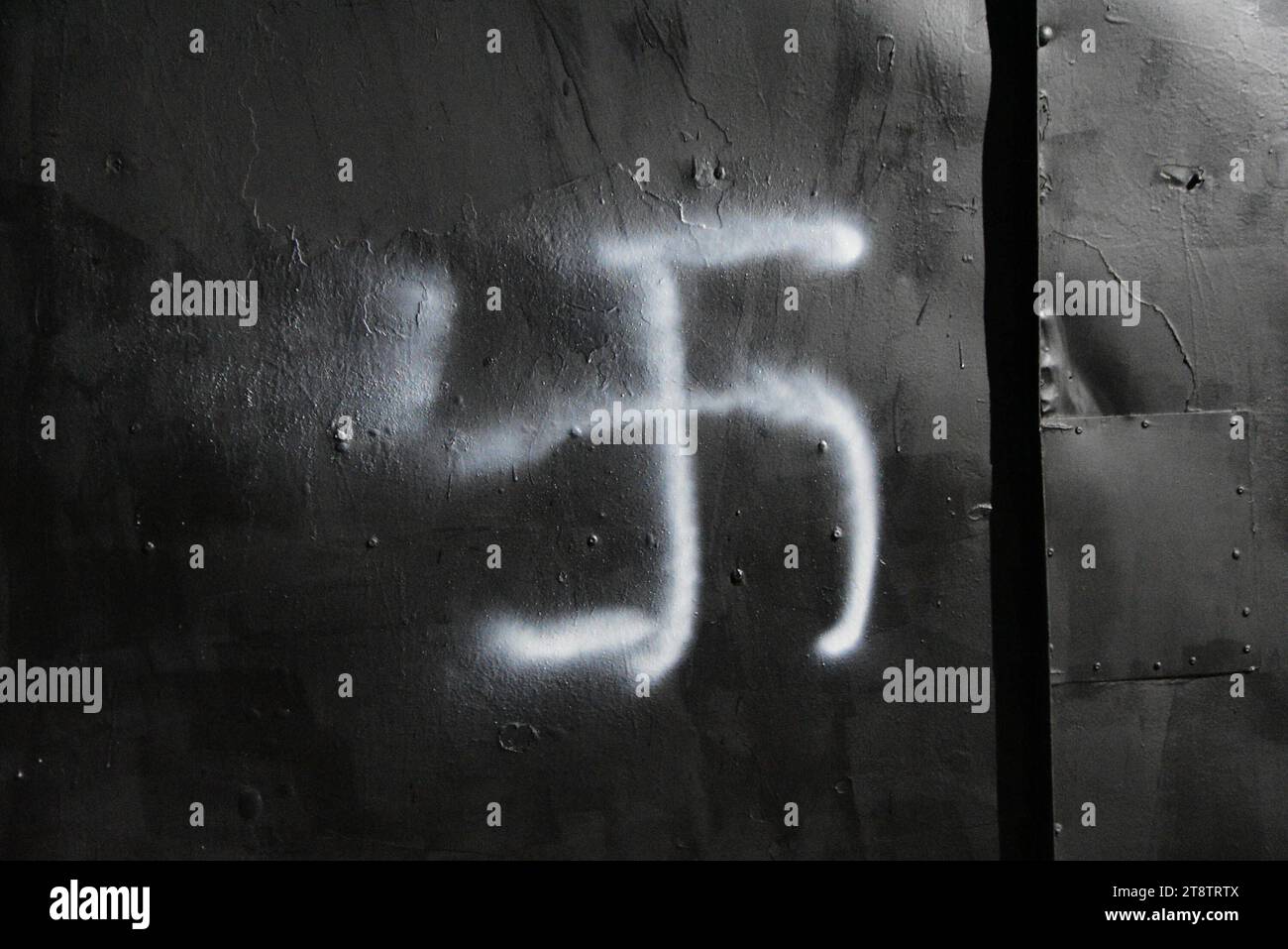 Hakenkreuz spray hi-res stock photography and images - Alamy