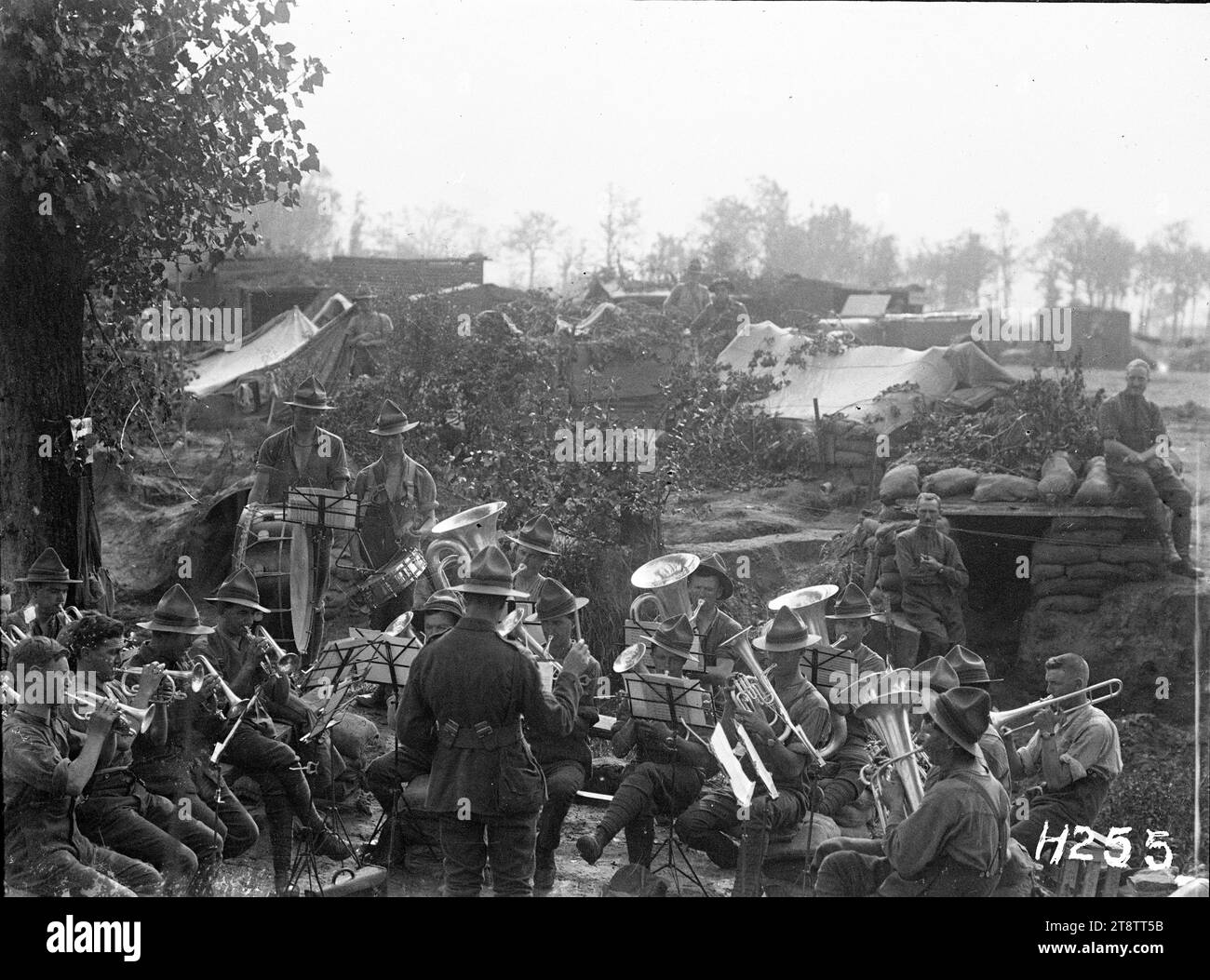 New zealand rifle brigade camp close Black and White Stock Photos ...