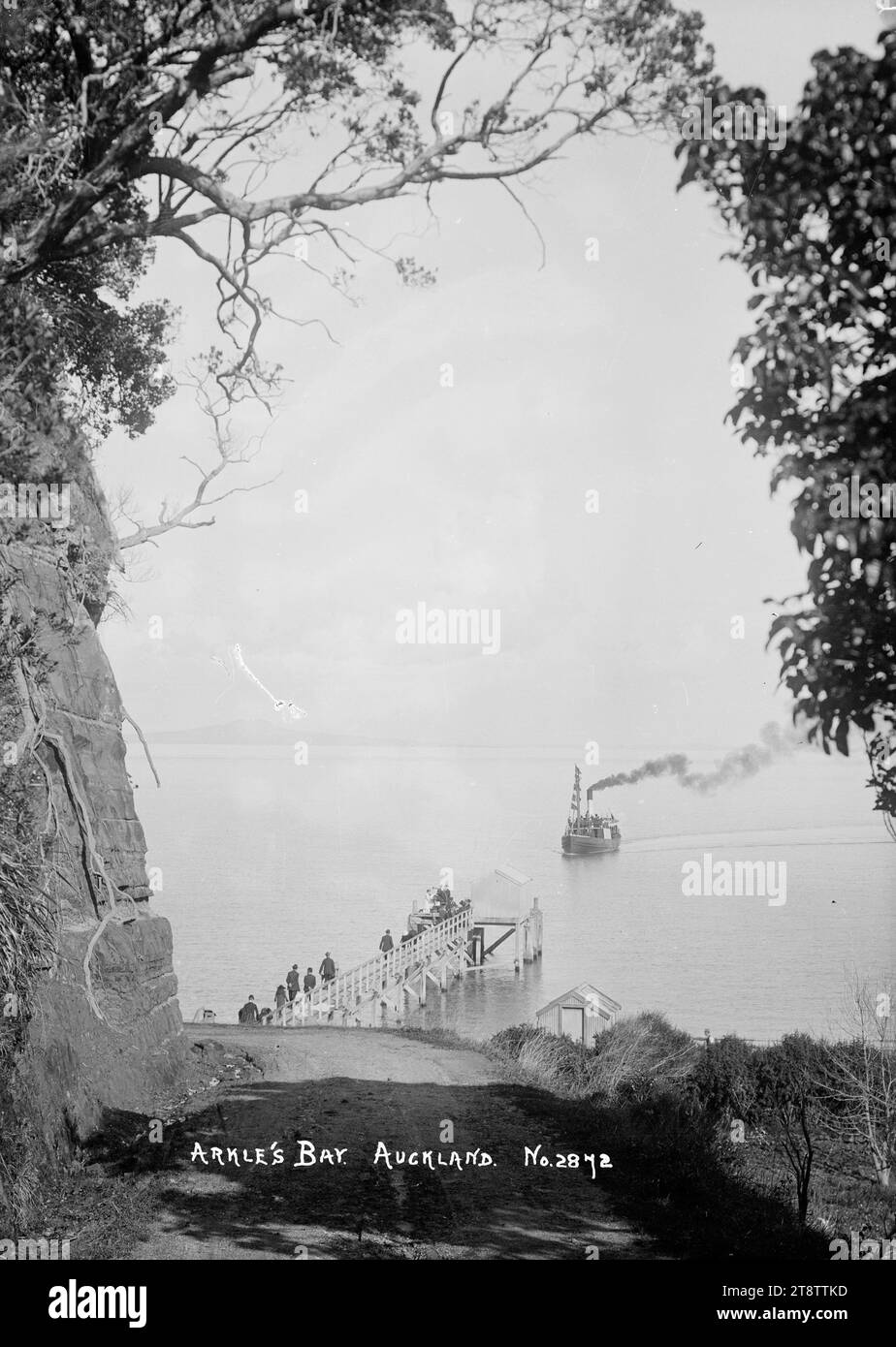 Ferry approaching the jetty at Arkles Bay, Auckland, New Zealand, View ...