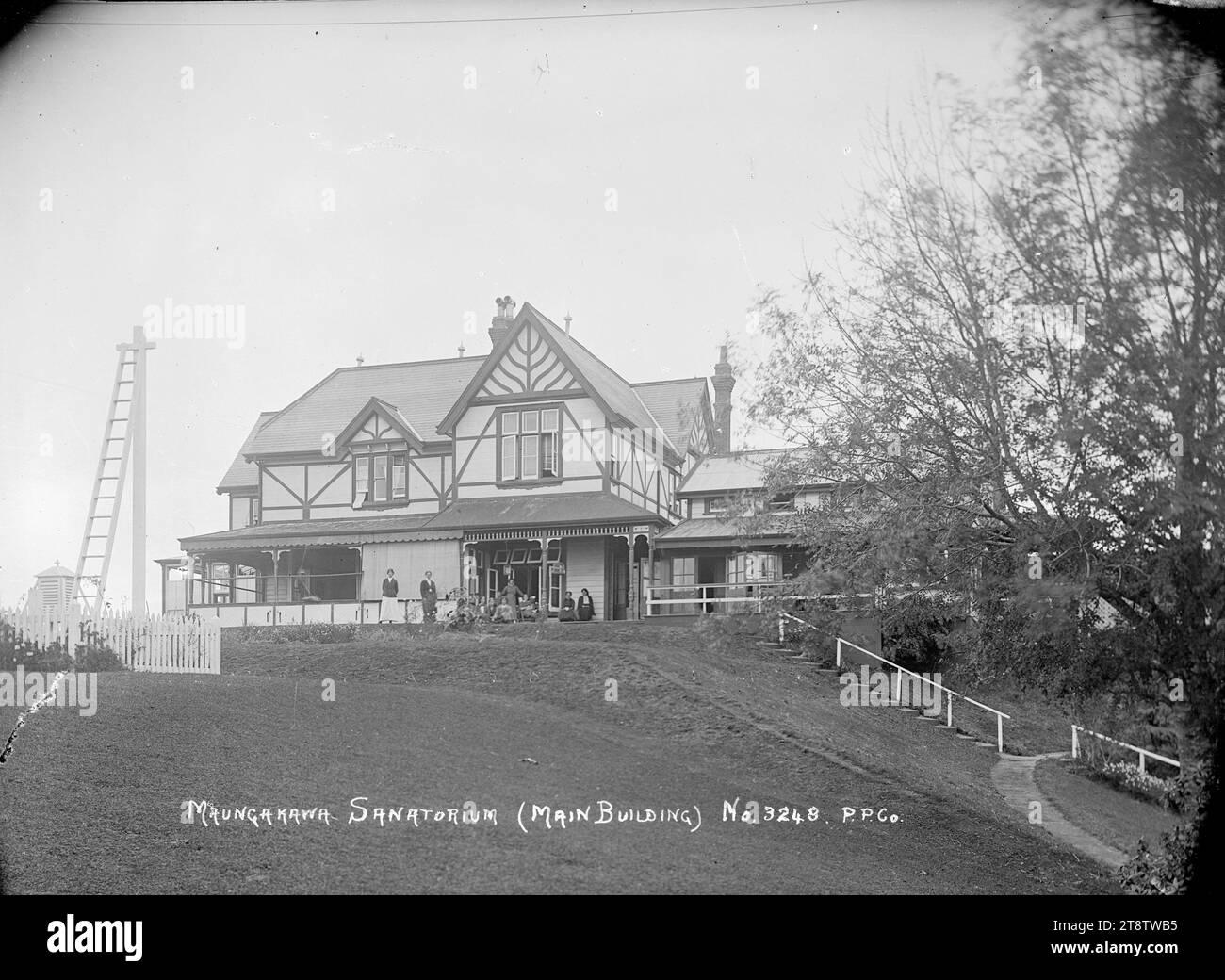 Upper storey Black and White Stock Photos & Images - Alamy