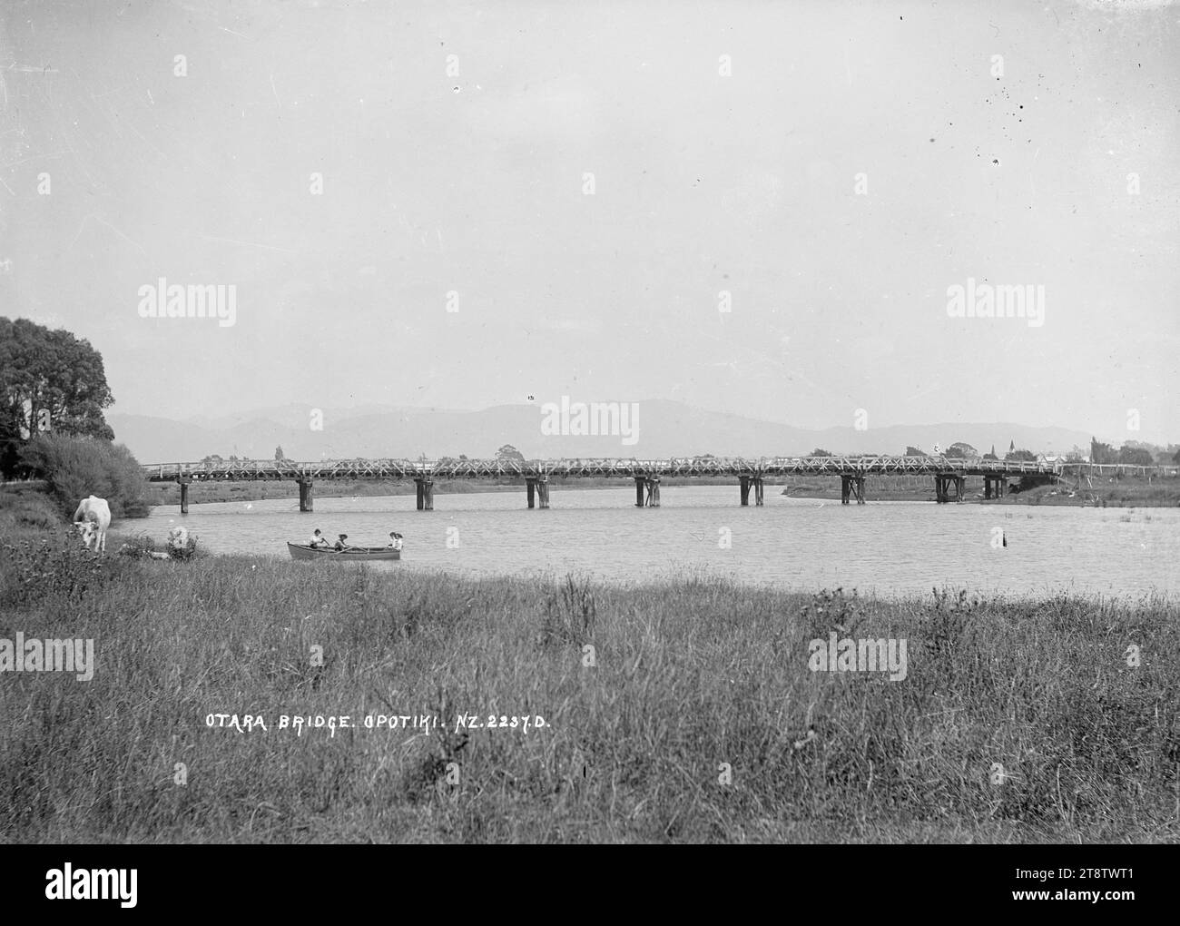 Otara bridge hi-res stock photography and images - Alamy