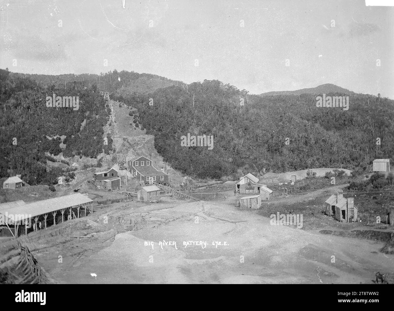 Aerial tramway delivering quartz hi-res stock photography and images ...