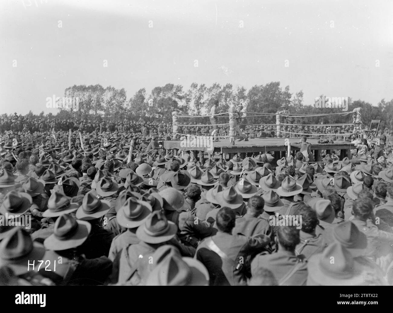 World war i soldiers watching two boxers sparring hi-res stock ... World war i soldiers watching two boxers sparring hi-res stock ...