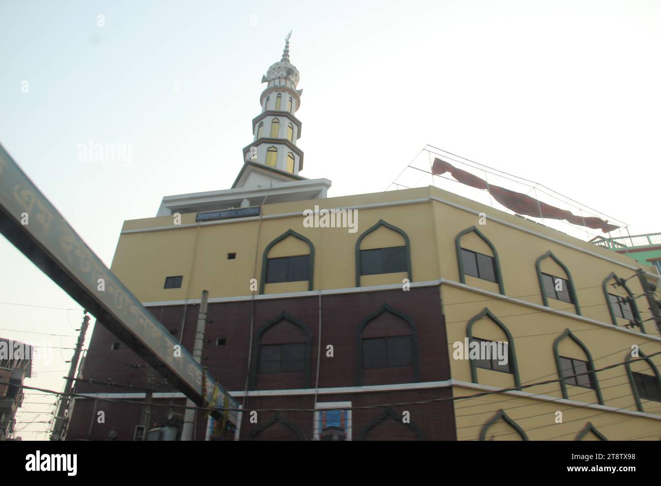 Bangladesh Mosque in Dhaka, Dhaka, Bangladesh Stock Photo - Alamy