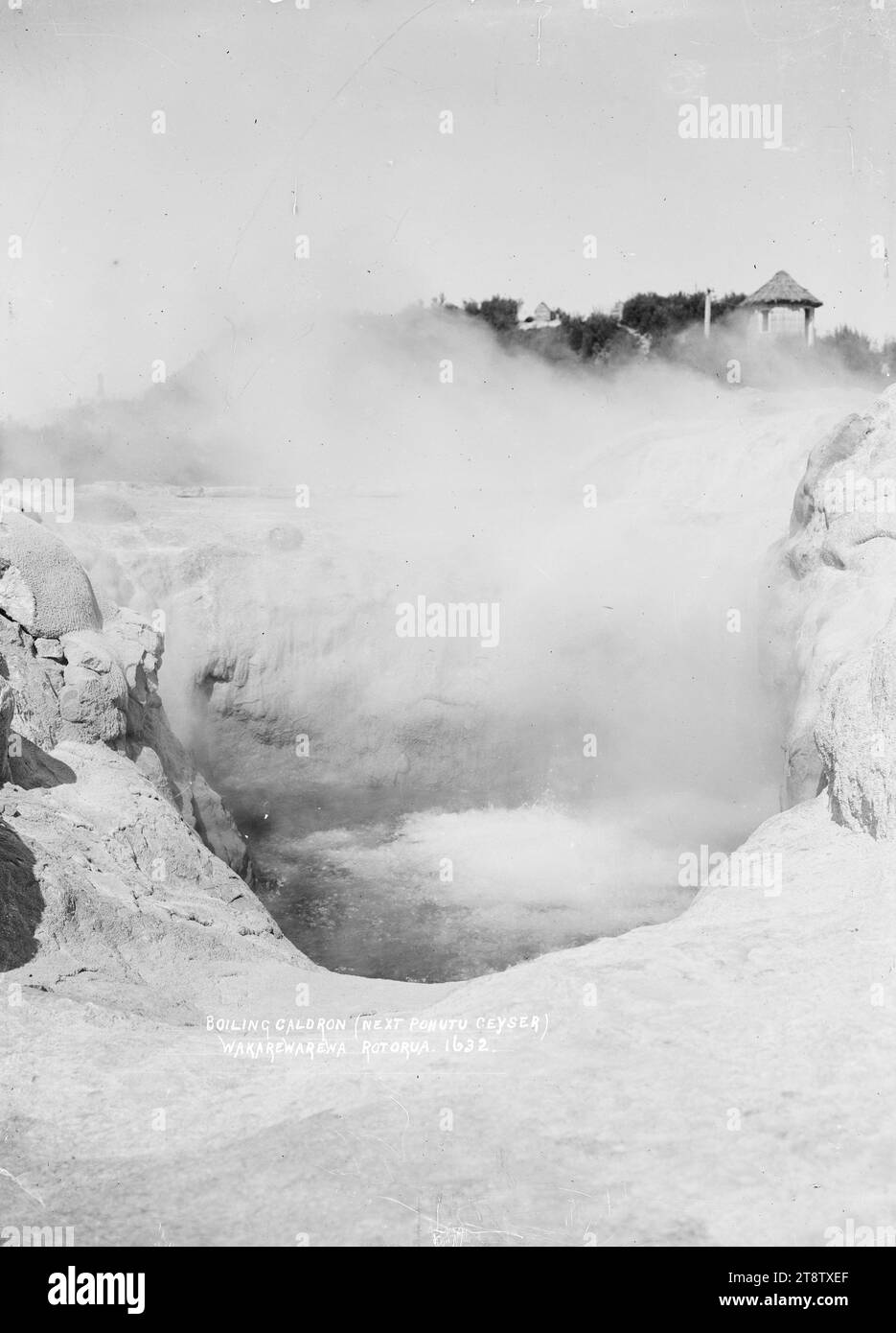 Boiling cauldron next hi-res stock photography and images - Alamy