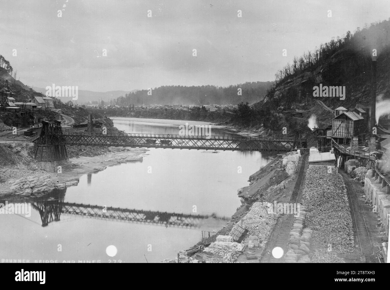 Brunner bridge hi-res stock photography and images - Alamy