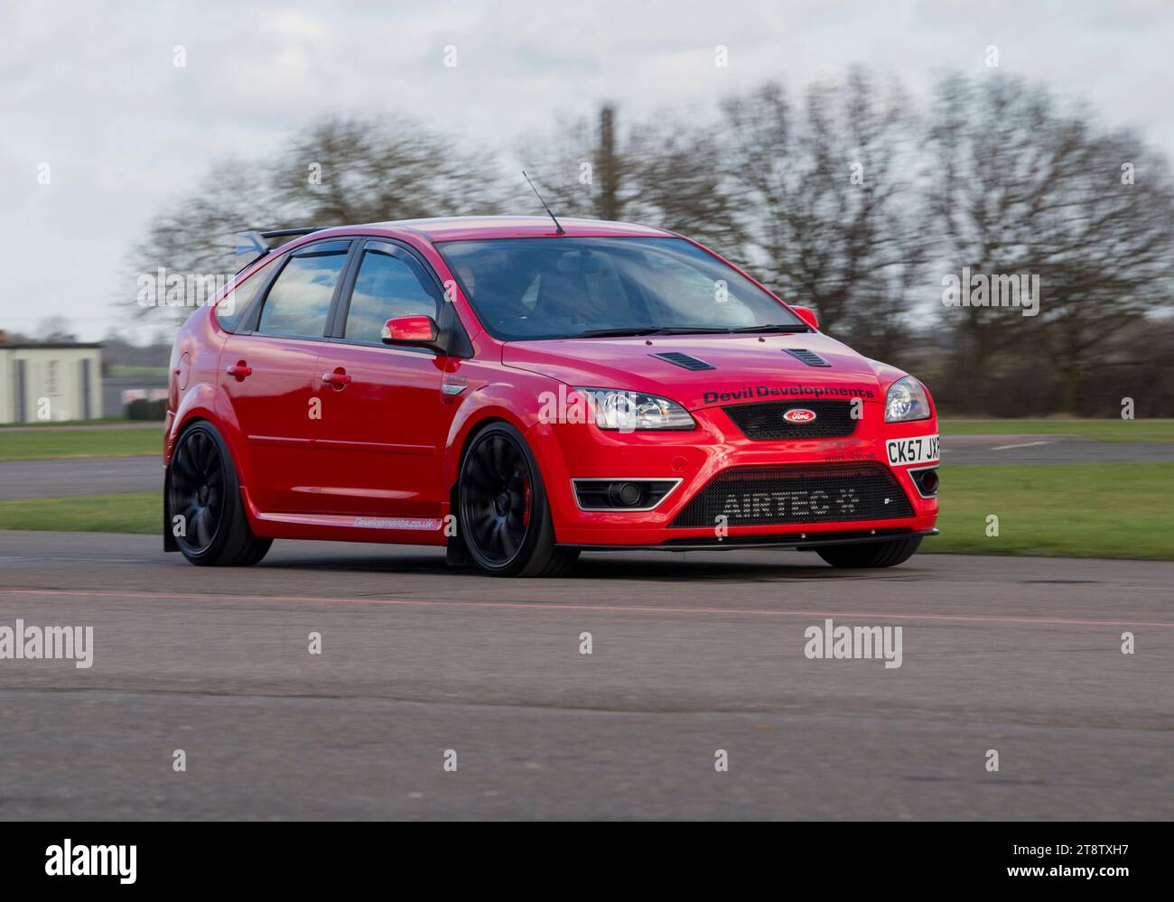 Blue ford focus mk2 hi-res stock photography and images - Alamy