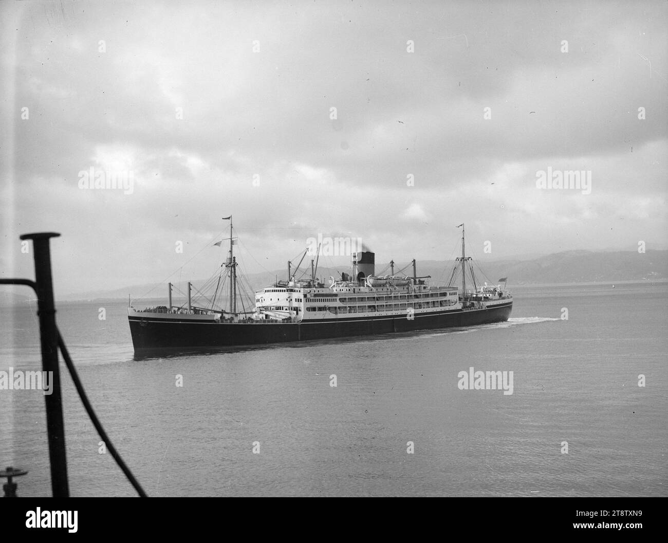 1955 ship hi-res stock photography and images - Alamy