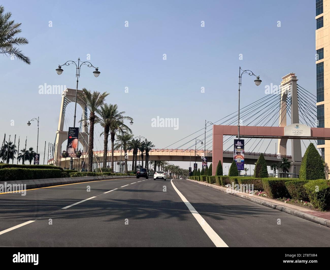 Gewan bridge in the entrance of pearl residential area.The Pearl Qatar ...