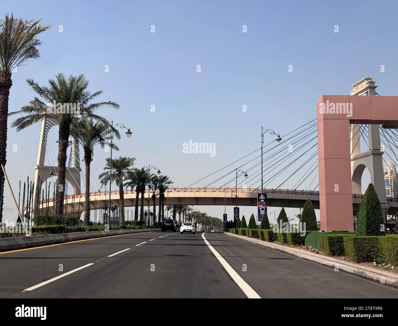 Gewan bridge in the entrance of pearl residential area.The Pearl Qatar ...