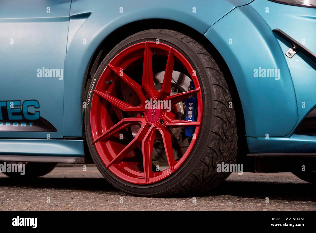 Red ford focus st hi-res stock photography and images - Alamy