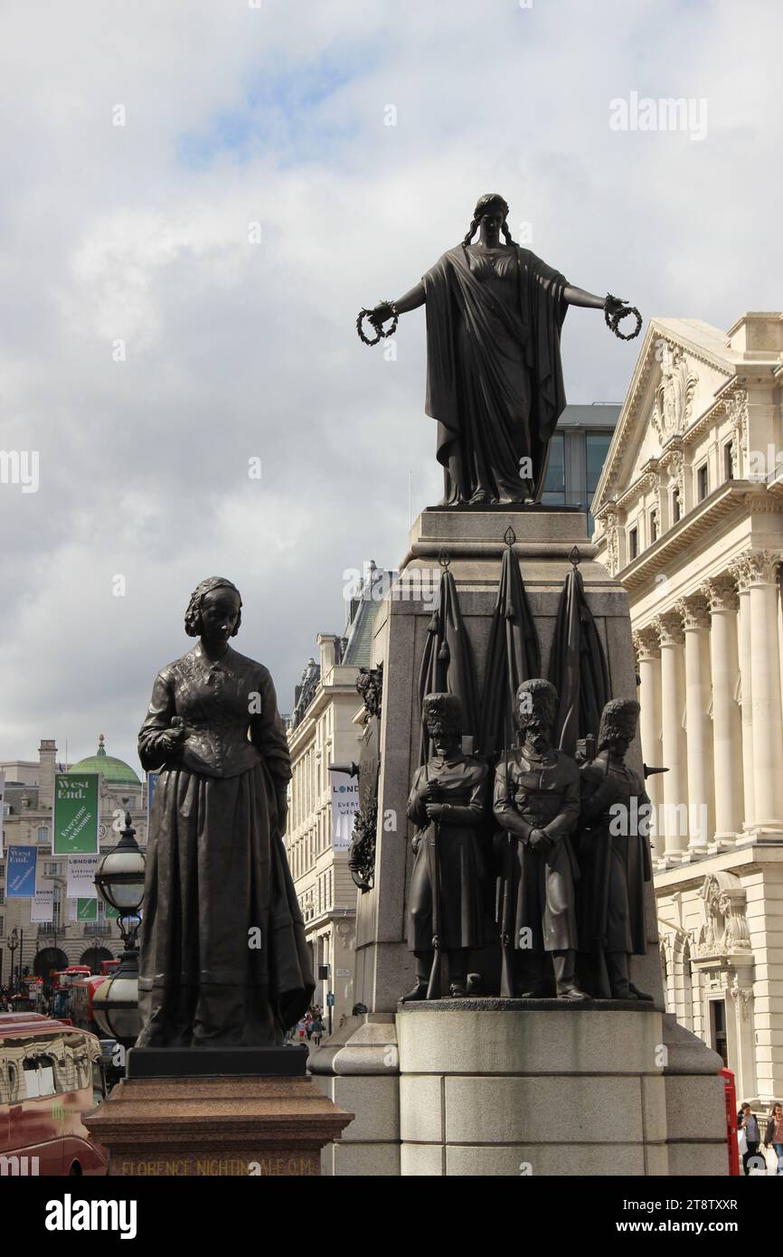 London Guards Crimean War Memorial & Florence Nightingale Statue ...
