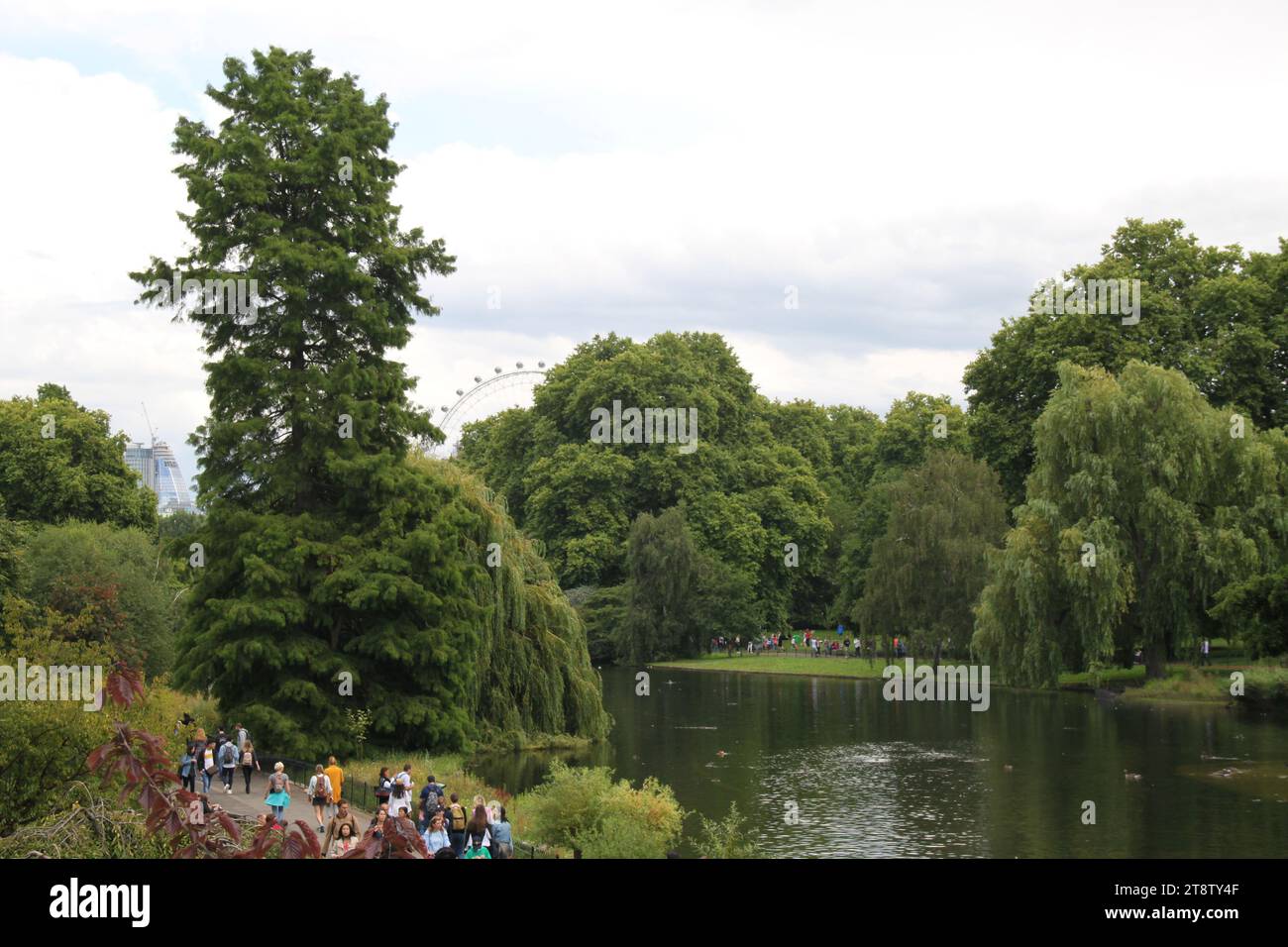St james park london england hi-res stock photography and images - Alamy