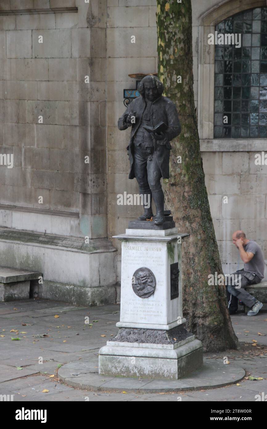 London Statue of Samuel Johnson, London, England, UK Stock Photo - Alamy