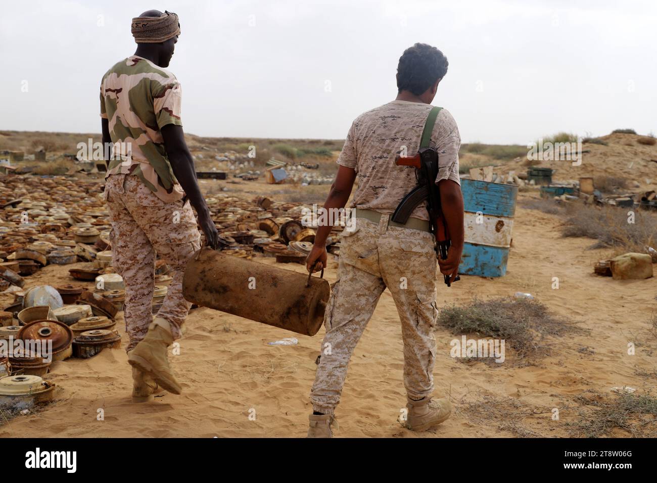 Limpet mine hi-res stock photography and images - Alamy