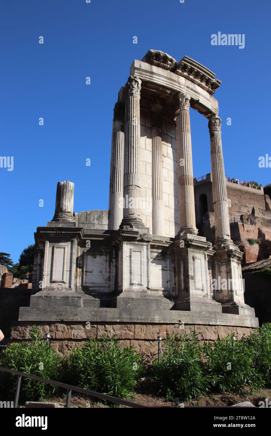 Roman Forum (Forum Romanum): Temple of Vesta & the House of the Vestal ...