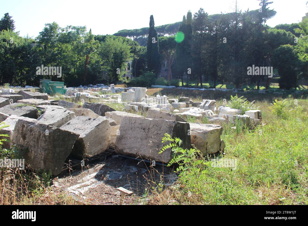 Archaeological ruins waiting restoration hi-res stock photography and ...