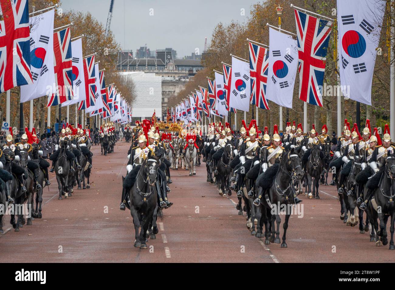 London, UK. 21st Nov, 2023. Pomp and Ceremony outside Buckingham Palace ...
