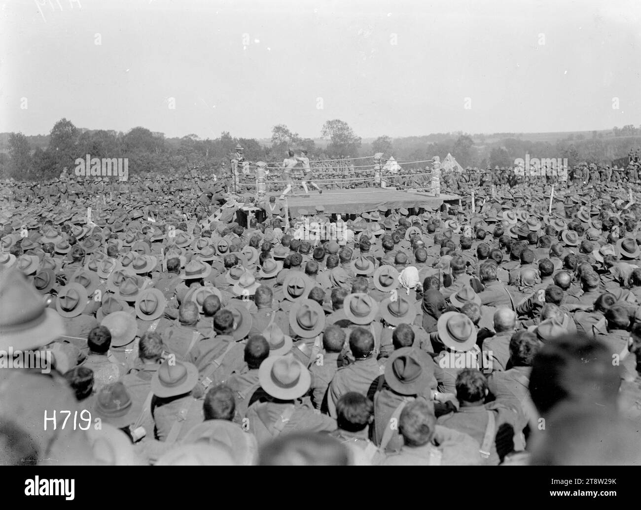 Soldiers watching a boxing match at the New Zealand Divisional Sports ...