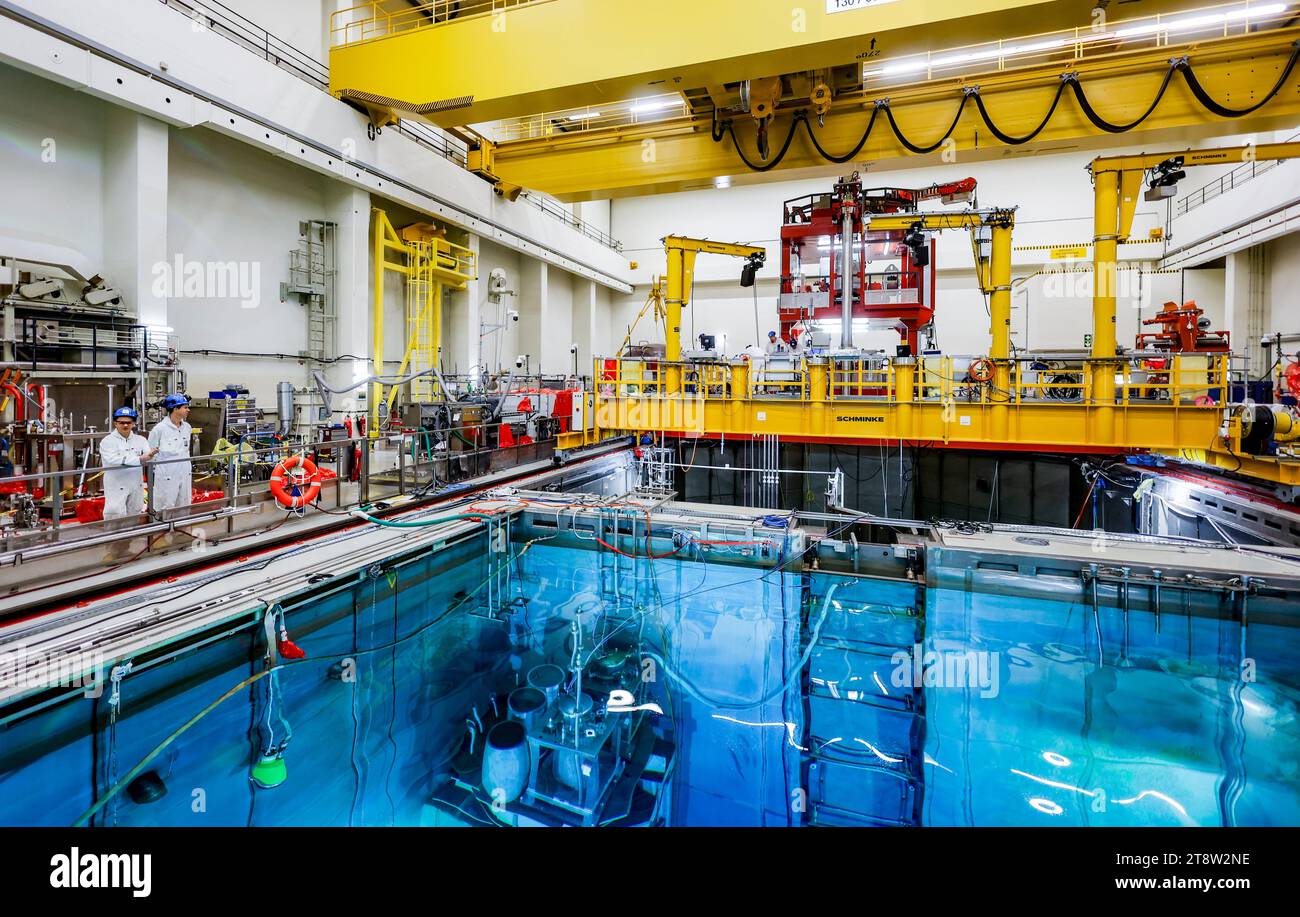 21 November 2023, Schleswig-Holstein, Brunsbüttel: Technicians work in ...