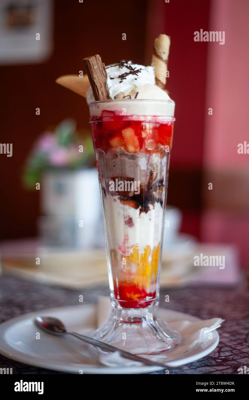 Knickerbocker glory hi-res stock photography and images - Alamy